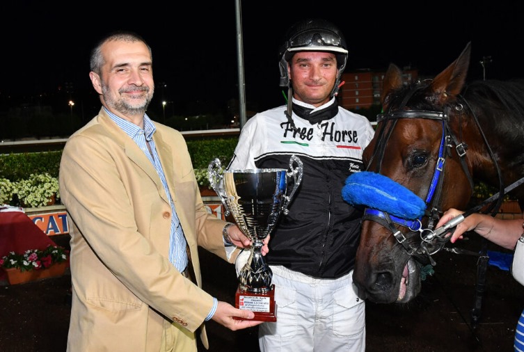 A fuoco la scuderia di Martin Levacovich, perdono la vita Zodiaco Matto ...